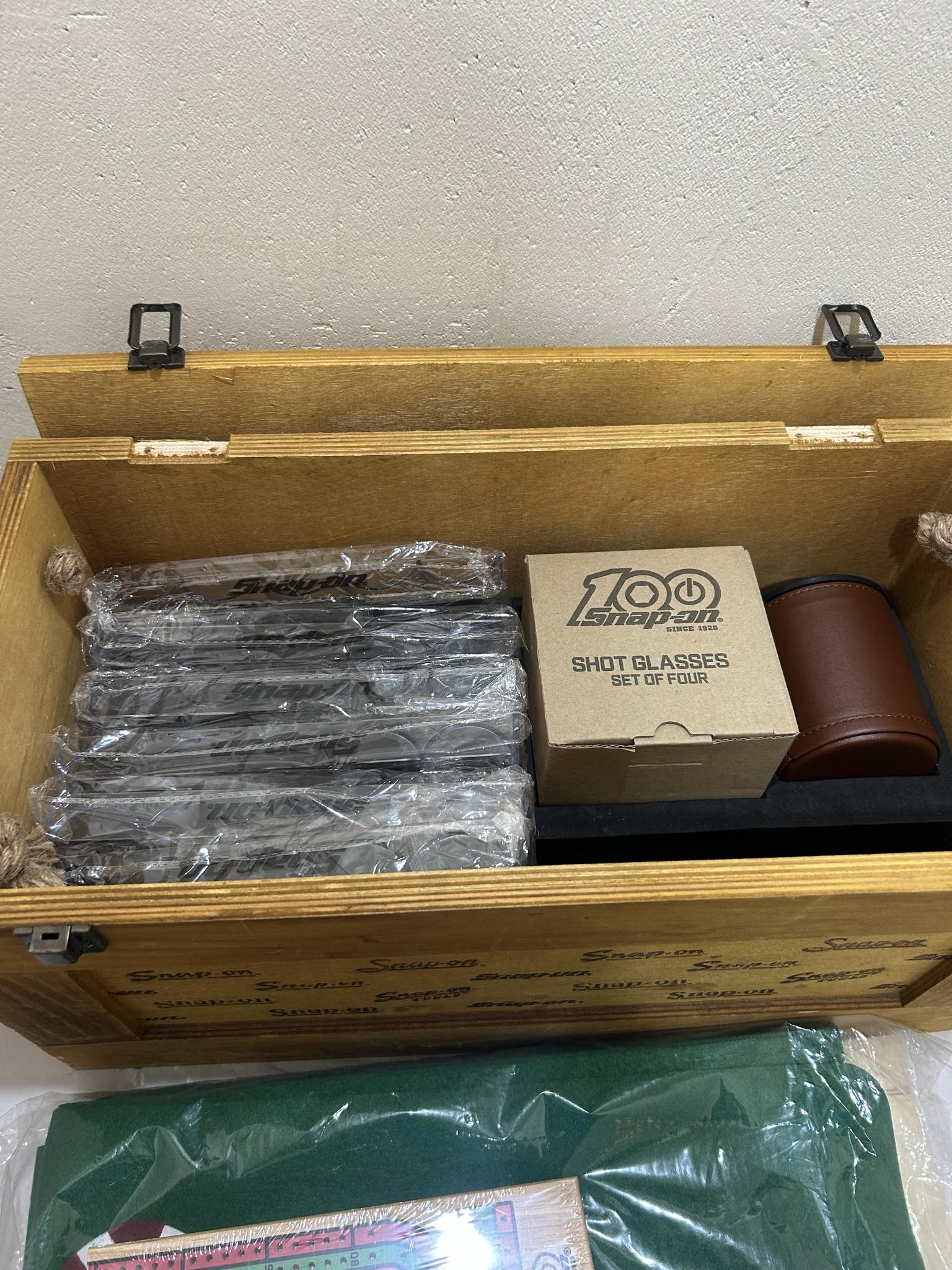 Like New Snap- On 100 Year Anniversary Wooden Box Poker set - Own4Less